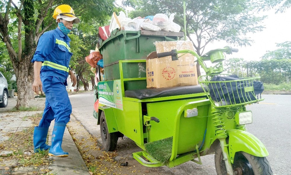 Đà Nẵng: Vì sao xe điện ba gác thu gom rác chưa được cấp phép?