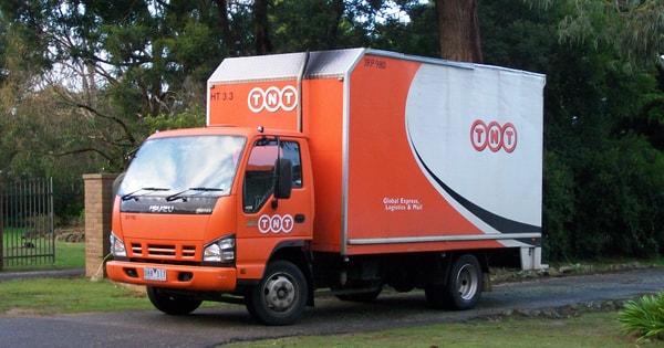TNT Express plans super hub in Australia
