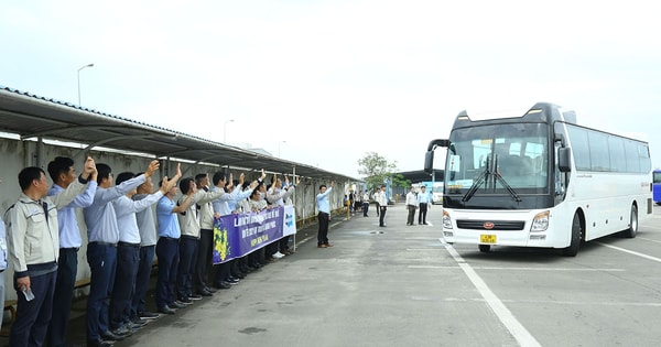 Doosan Vina supports free bus fares for workers to go home during Tet 2021