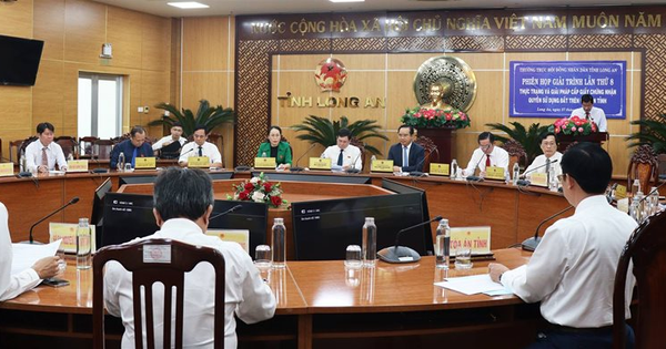 Phiên họp giải trình về “Thực trạng và giải pháp cấp Giấy chứng nhận ...